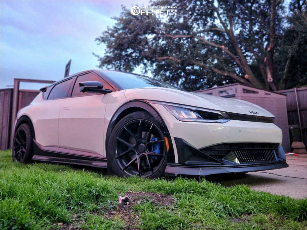 2022 Kia EV6 with 20x8.5 35 AVID1 Sl02 and 255/45R20 Kumho Crugen Hp71 and Lowering Springs ...