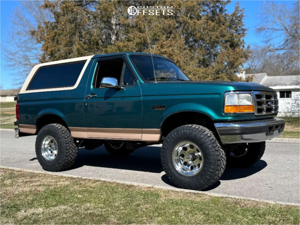 1996 Ford Bronco with 16x10 -32 Pacer Lt and 305/70R16 Nitto Ridge ...