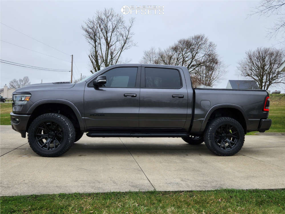 2021 Ram 1500 with 22x10 -18 Fuel Catalyst and 35/12.5R22 Kenda Klever ...