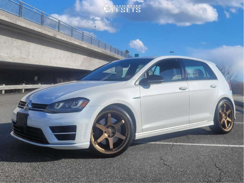 2017 Volkswagen Golf R with 19x8.5 35 9SiX9 Six-1 and 235/35R19 ...