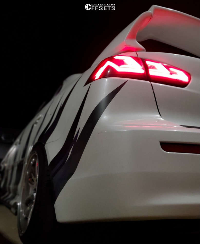 2017 Mitsubishi Lancer with 18x9.5 25 Aodhan Ds02 and 225/40R18 ...