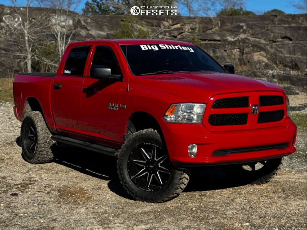 2014 Ram 1500 with 22x10 -18 Rough Country 91 Series and 37/13.5R22 ...