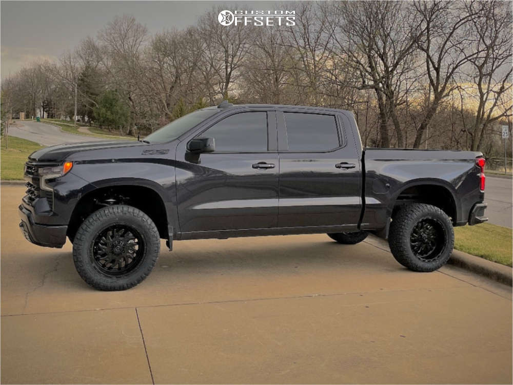 2024 Chevrolet Silverado 1500 with 20x10 -25 TIS 544b and 33/11.5R20 ...