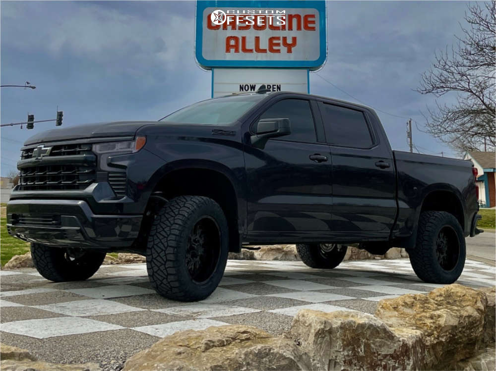 2024 Chevrolet Silverado 1500 with 20x10 -25 TIS 544b and 33/11.5R20 ...