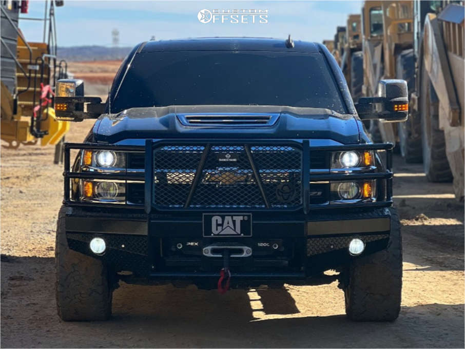 2017 Chevrolet Silverado 2500 HD with 20x12 -44 Hostile Jigsaw and 33/ ...