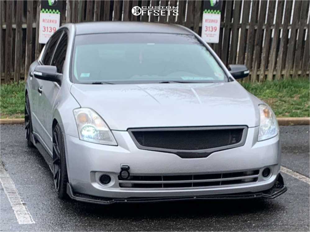 2007 Nissan Altima with 19x9.5 35 Niche Misano and 225/40R19 Lexani Lx ...