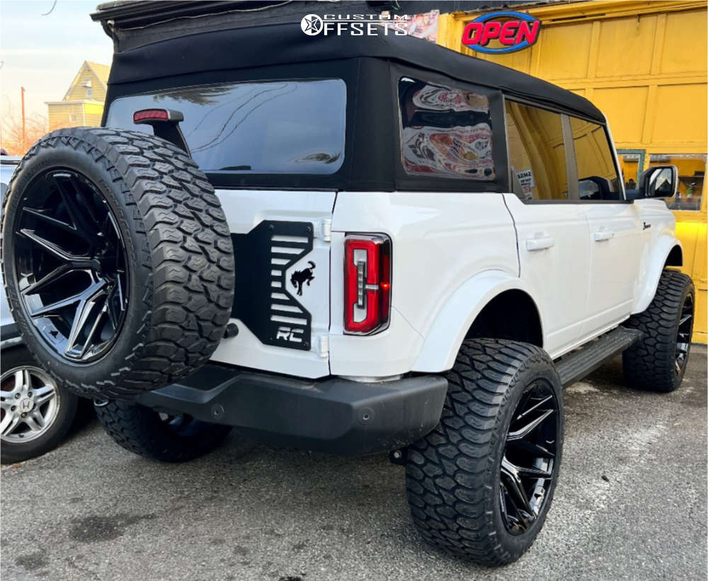 2024 Ford Bronco with 22x12 -44 Fuel Flux and 35/12.5R22 AMP Terrain ...