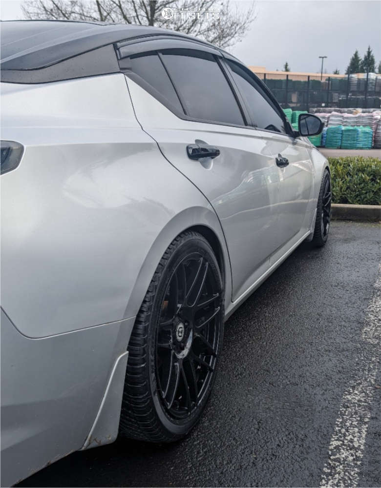 2020 Nissan Altima with 18x8.5 35 Curva Concepts CFF300 and 235/40R18 ...