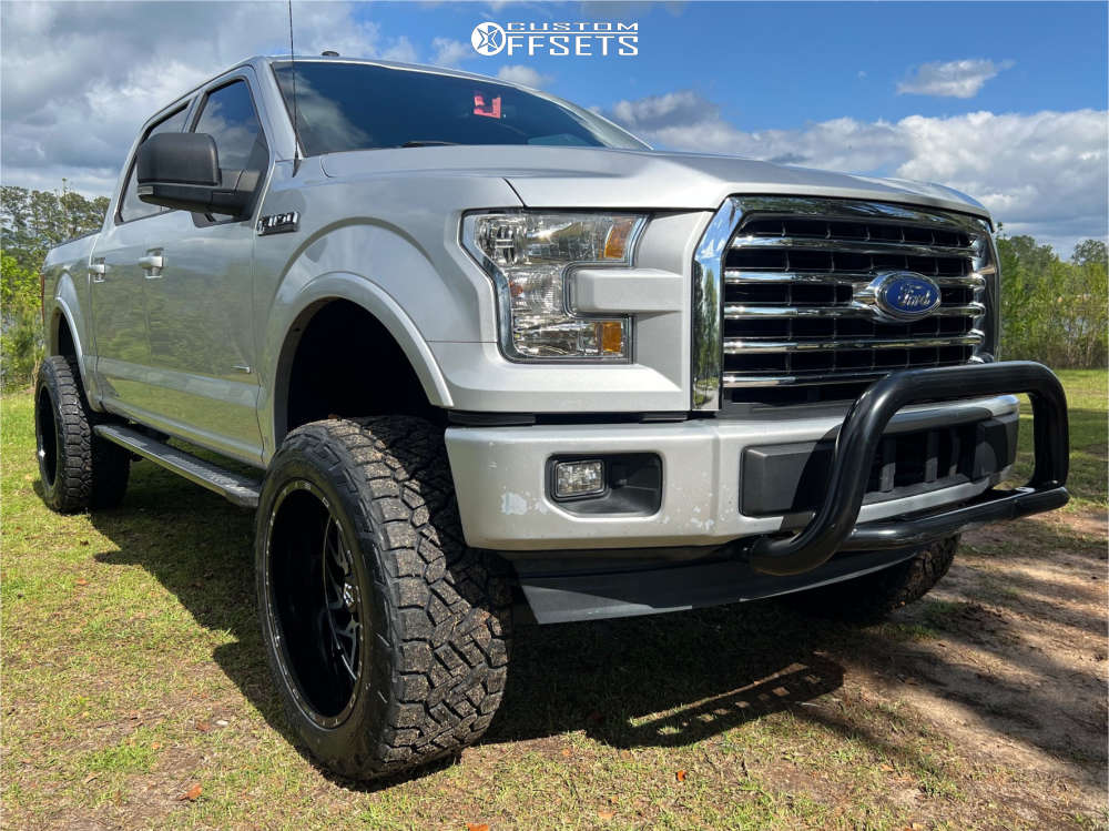 2016 Ford F-150 with 22x12 -44 TIS 544mb and 35/12.5R22 Nitto Recon ...