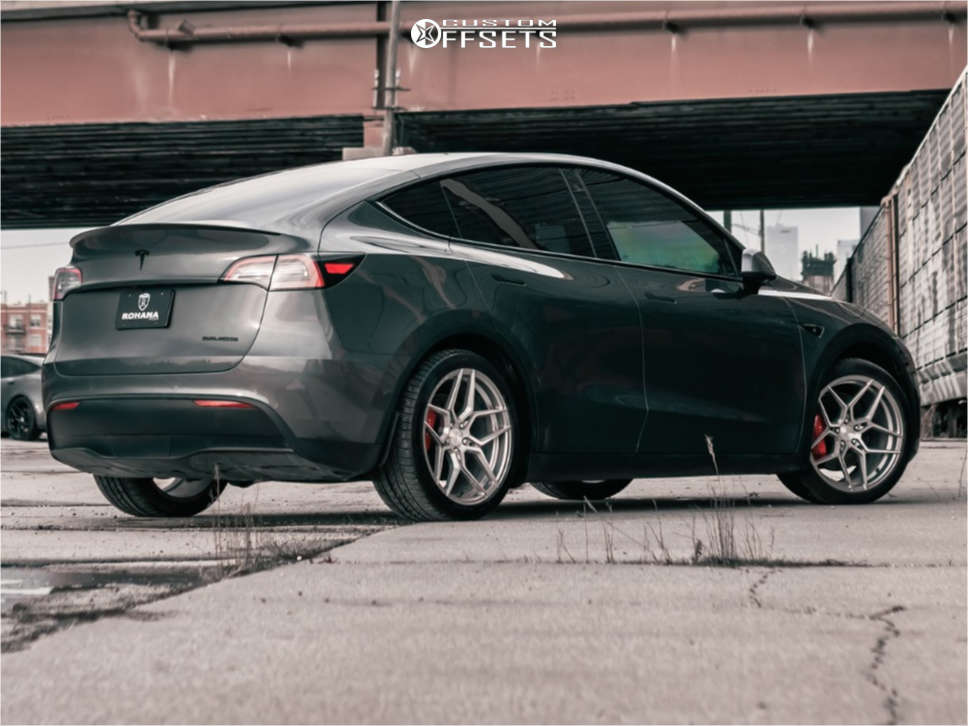 2022 Tesla Y with 20x10 40 Rohana Rfx11 and 285/35R20 Michelin Pilot ...