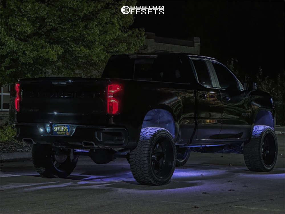 2020 Chevrolet Silverado 1500 with 24x12 -44 Hostile Venom and 35/12 ...