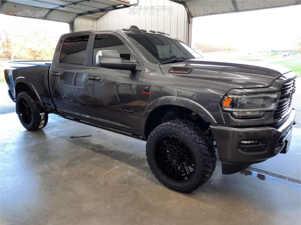 2022 Ram 2500 with 22x10 -12 Gear Off-Road Lumen and 35/12.5R22 Venom ...