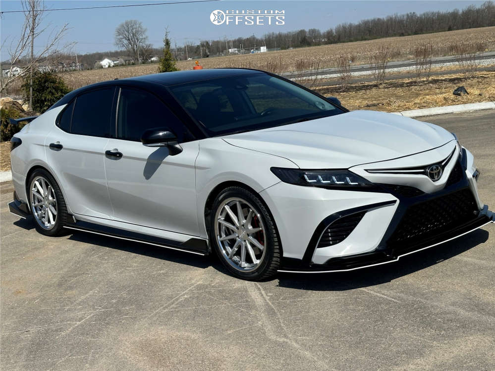 2021 Toyota Camry with 19x8.5 35 Ferrada Fr4 and 235/35R19 Michelin ...