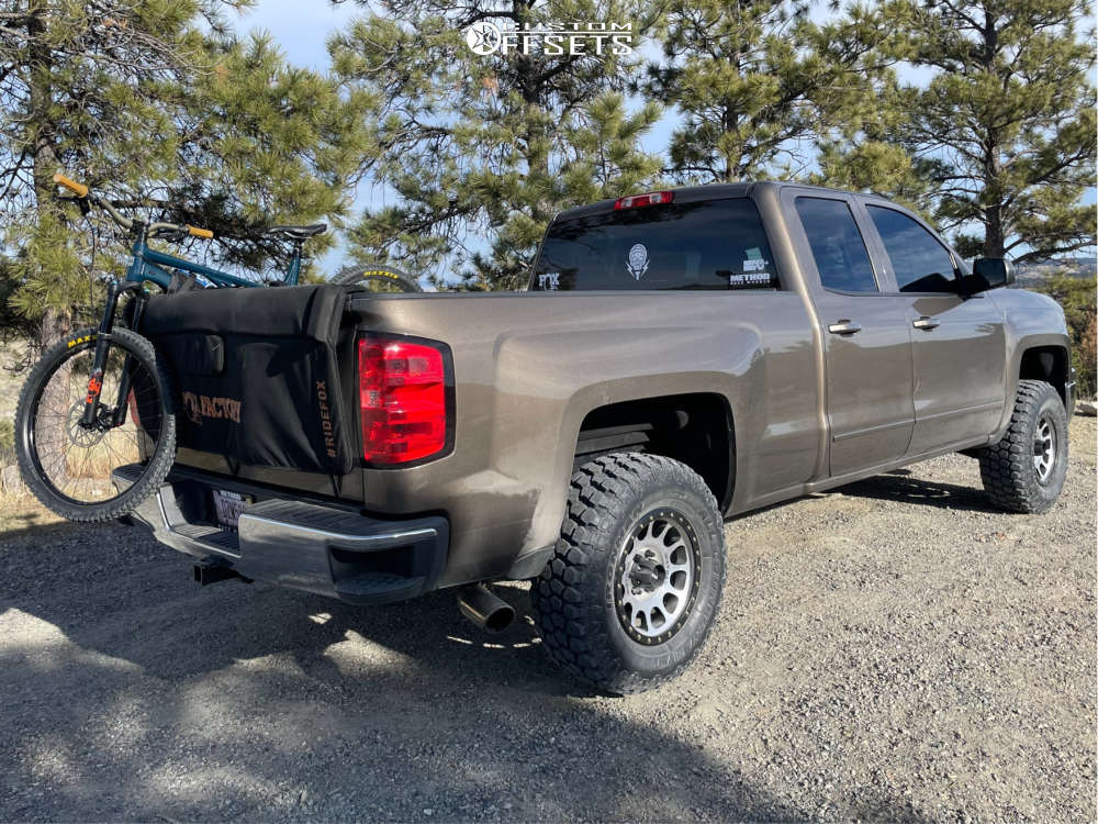 2015 Chevrolet Silverado 1500 with 17x8.5 0 Method MR305 and 285/70R17 ...