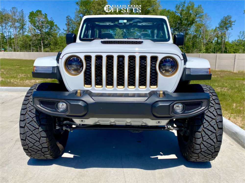 2023 Jeep Gladiator with 20x10 -18 Fuel Militia and 38/13.5R20 Nitto ...