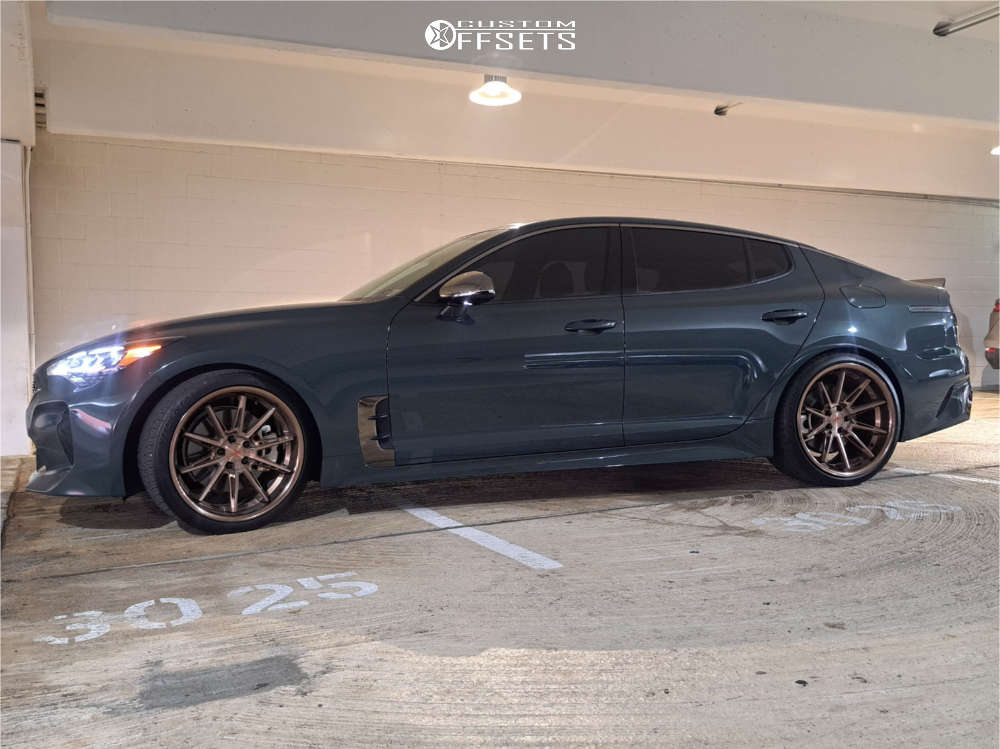 2022 Kia Stinger with 20x9 35 Ferrada Cm2 and 255/35R20 Continental Extremecontact Dws06 Plus ...