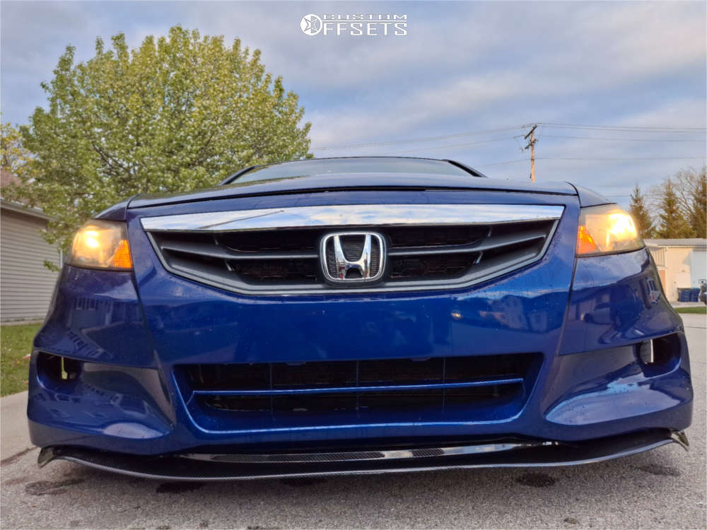 2009 Honda Accord with 19x9.5 38 Fittipaldi 360bs and 255/35R19 Lexani ...