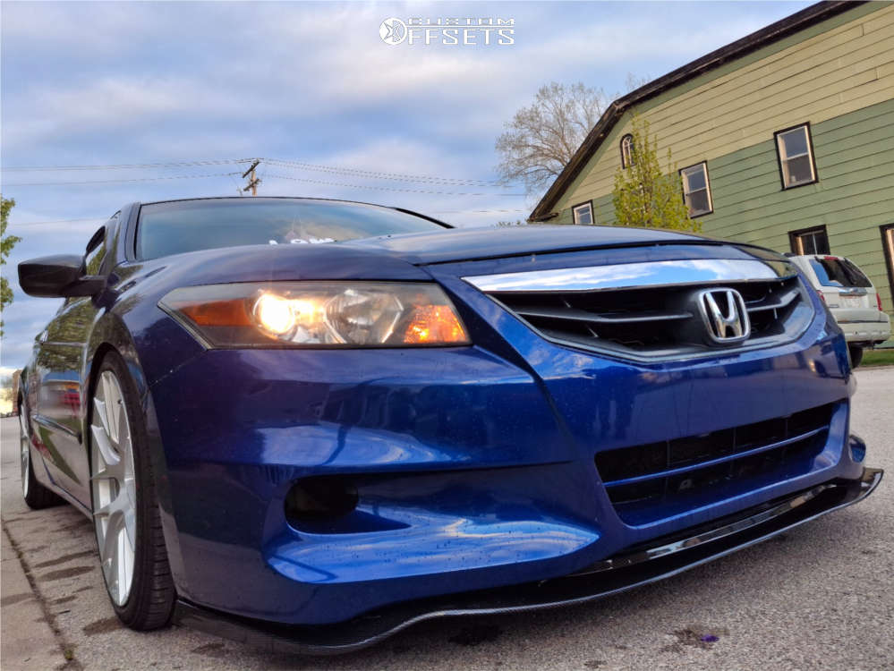 2009 Honda Accord with 19x9.5 38 Fittipaldi 360bs and 255/35R19 Lexani ...