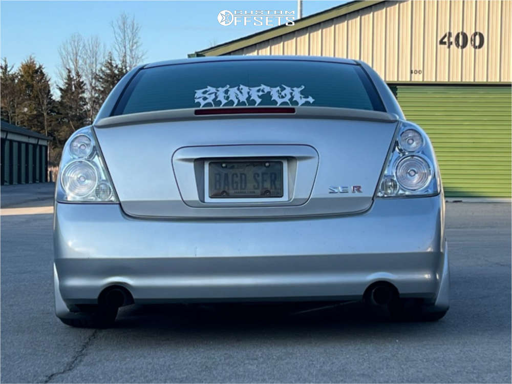 2005 Nissan Altima with 19x9.5 35 JNC Jnc005 and 235/35R19 Linglong ...