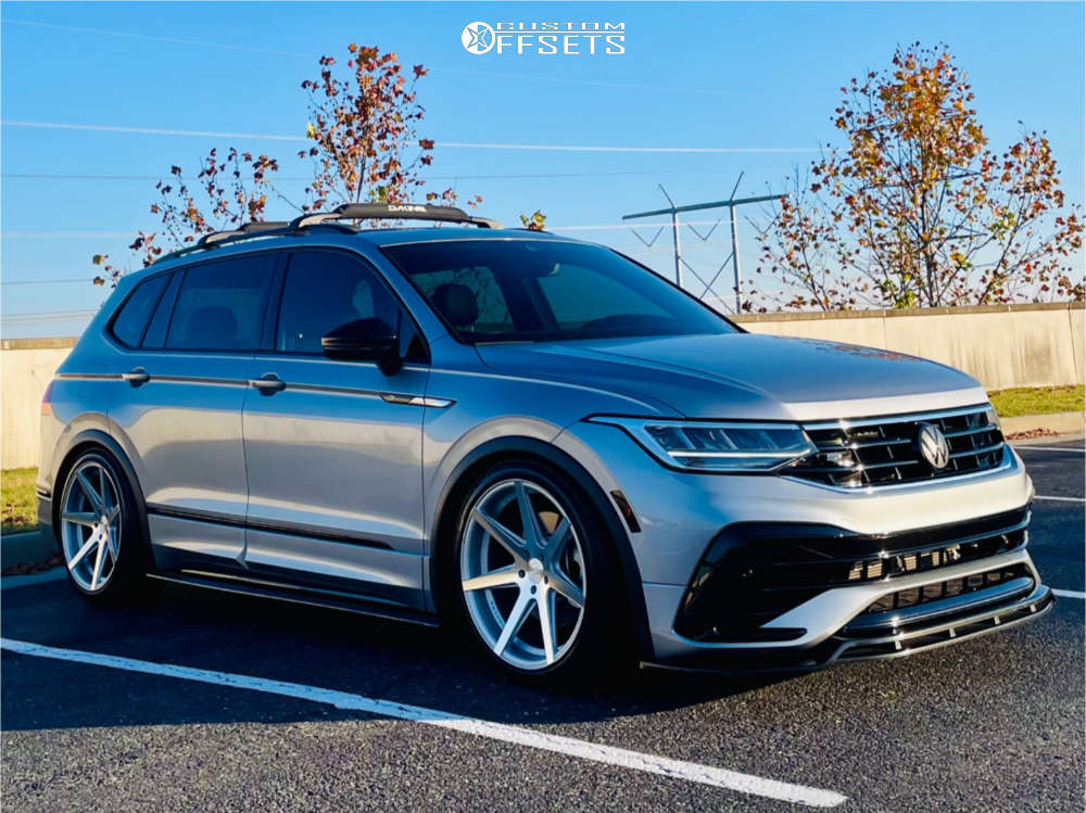 2023 Volkswagen Tiguan with 20x10 33 Rohana Rc7 and 255/40R20 Lexani Lx ...