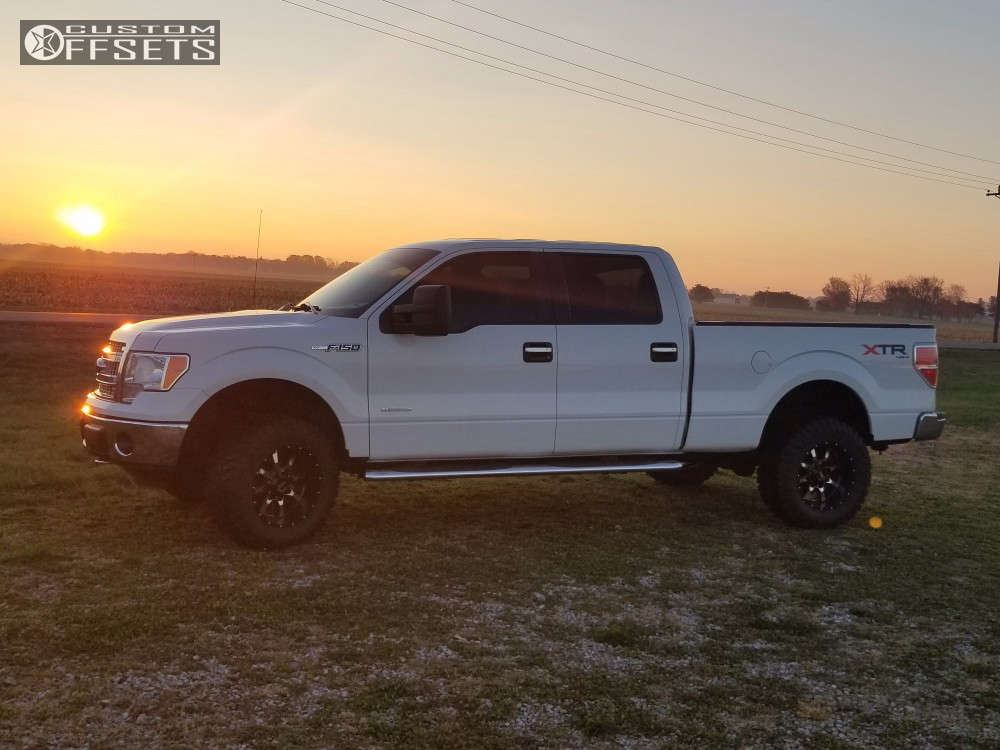 2014 Ford F-150 with 18x10 -24 Moto Metal MO970 and 33/12.5R18 Atturo ...
