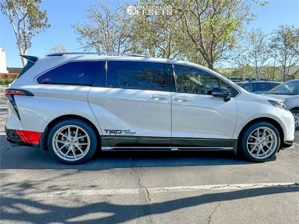 2023 Toyota Sienna with 20x9 32 Aodhan Aff3 and 235/50R20 Goodyear ...