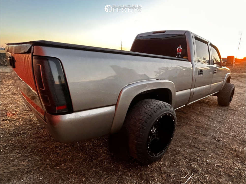2002 GMC Sierra 2500 HD with 20x14 -76 Scorpion Sc10 and 33/12.5R20 Nitto Ridge Grappler and ...