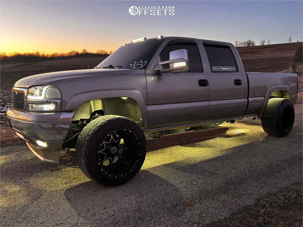 2002 GMC Sierra 2500 HD with 20x14 -76 Scorpion Sc10 and 33/12.5R20 Nitto Ridge Grappler and ...