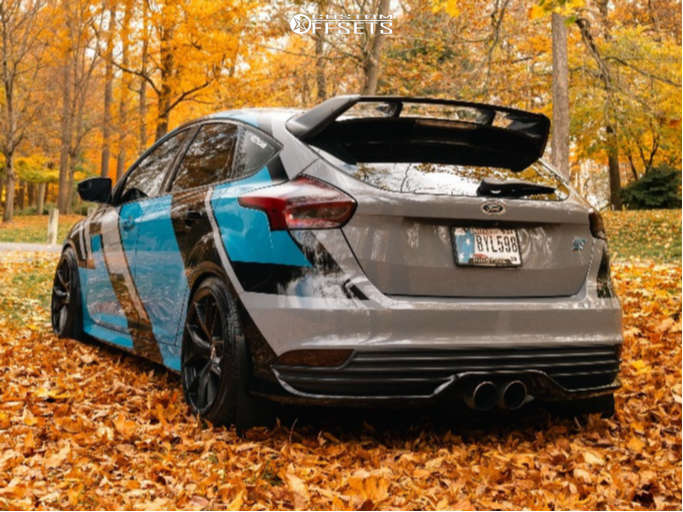 2017 Ford Focus with 18x9.5 35 ESR Rf2 and 235/40R18 Ironman Imove Gen3 ...
