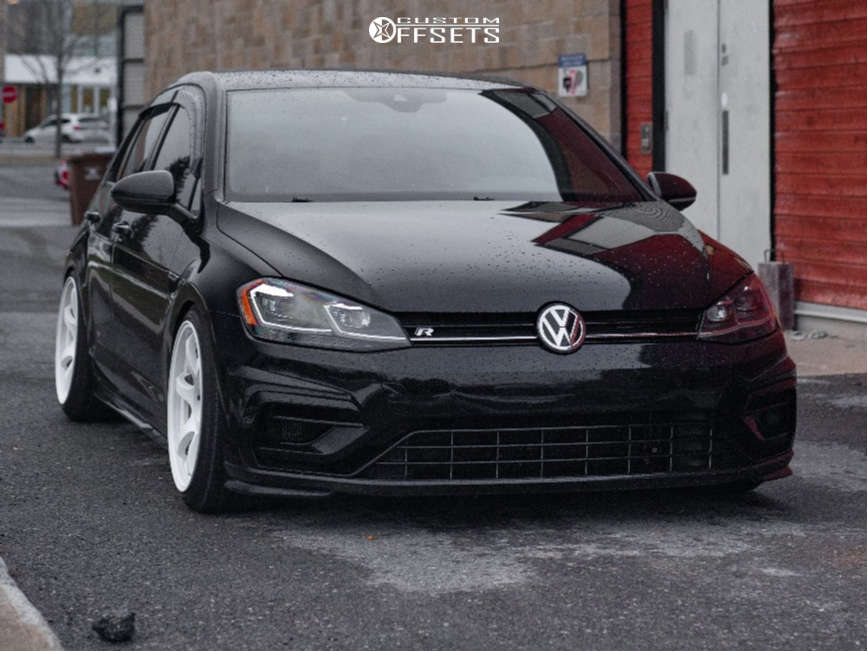 2019 Volkswagen Golf R with 18x9.5 38 Gram Lights 57dr and 225/40R18 ...