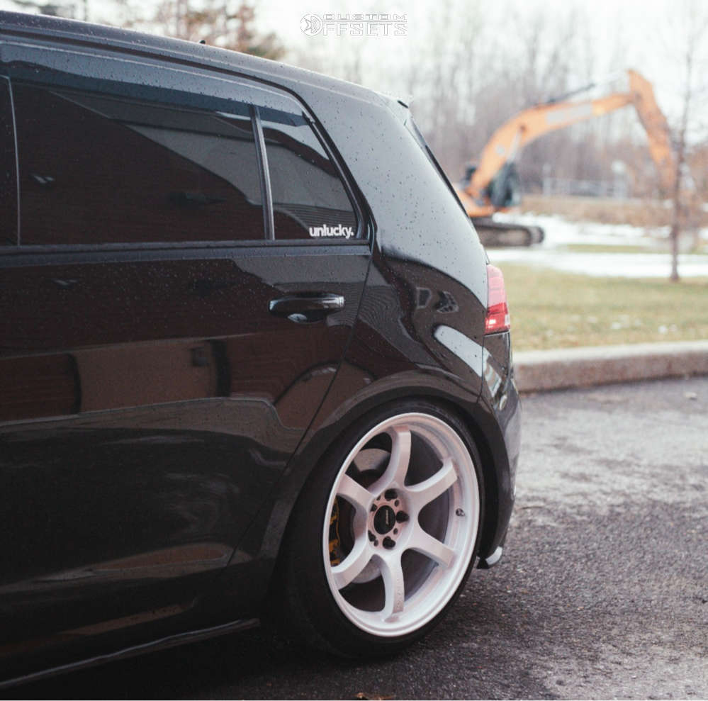 2019 Volkswagen Golf R with 18x9.5 38 Gram Lights 57dr and 225/40R18 ...