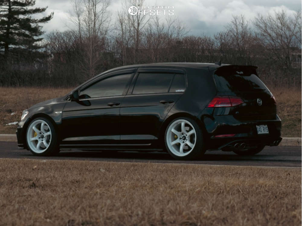 2019 Volkswagen Golf R with 18x9.5 38 Gram Lights 57dr and 225/40R18 ...