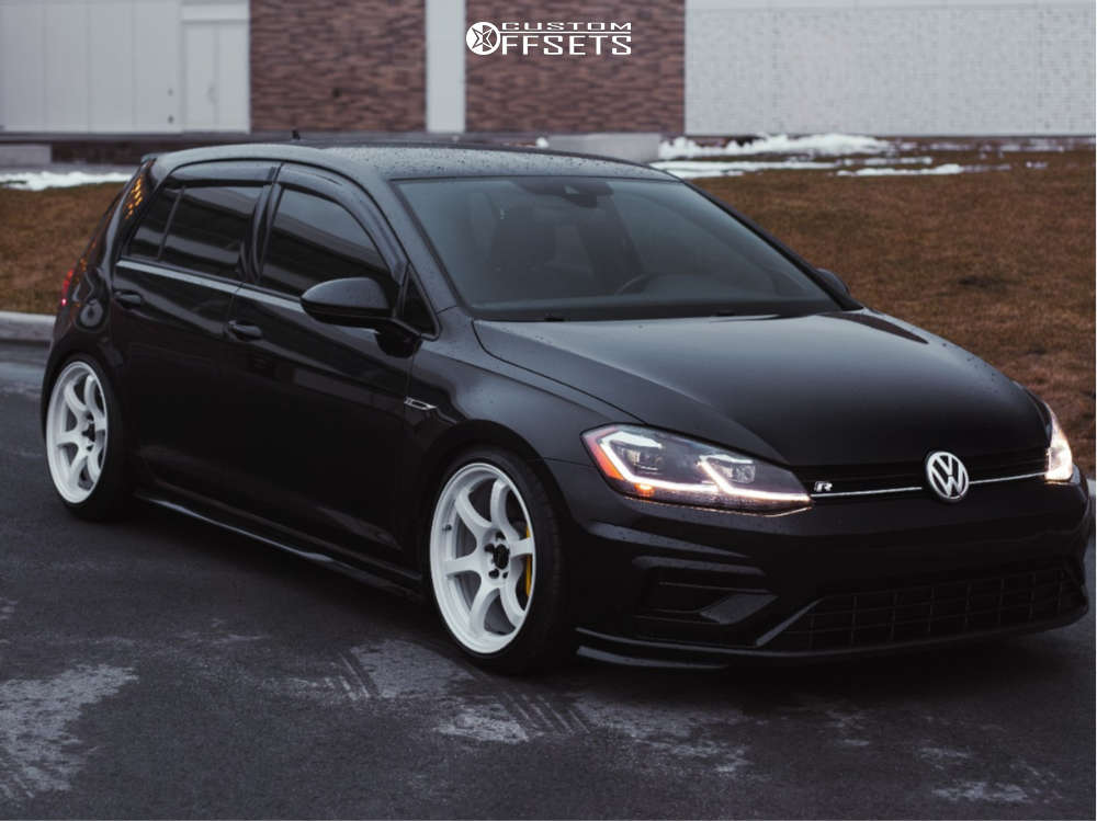 2019 Volkswagen Golf R with 18x9.5 38 Gram Lights 57dr and 225/40R18 ...