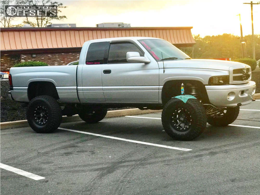 2001 Dodge Ram 1500 with 17x9 -12 XD Addict and 35/12.5R17 Toyo Tires ...