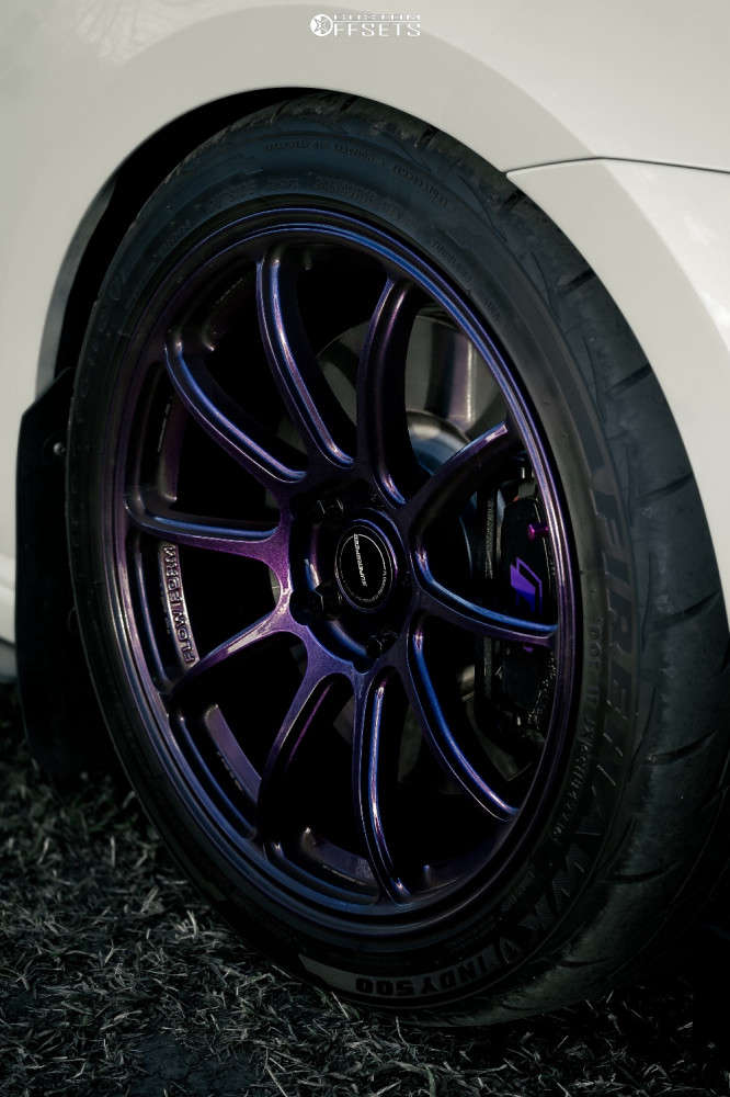 2017 Volkswagen Golf R with 18x8.5 45 Superspeed Rf03rr and 245/40R18 ...