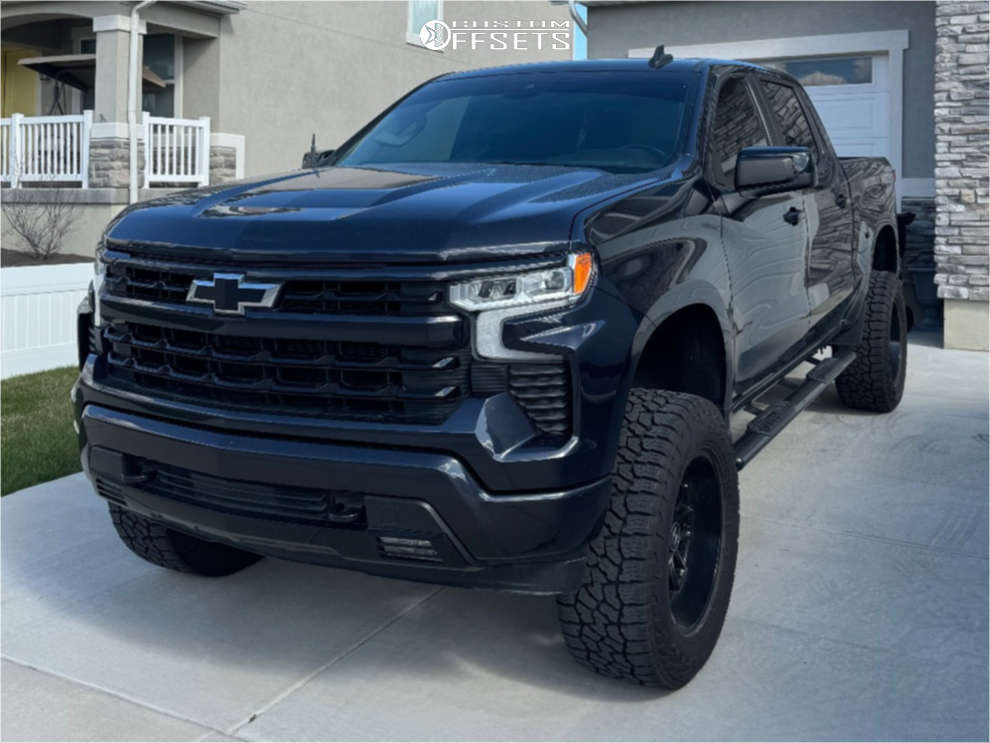 2022 Chevrolet Silverado 1500 with 20x10 -19 Hostile Predator and 35/12 ...