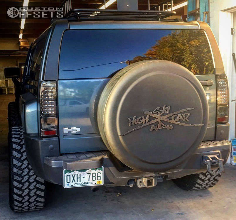 2007 HUMMER H3 with 20x12 -44 Fuel Octane and 33/12.5R20 Nitto Trail ...