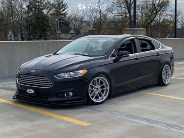 2013 Ford Fusion with 18x9.5 30 ARC Ar5 and 215/40R18 Lexani Lxuhp-207 ...