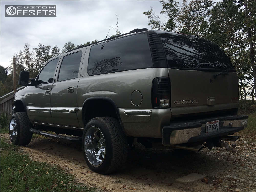 2001 GMC Yukon XL with 20x12 -44 Moto Metal Mo962 and 305/50R20 Nitto ...