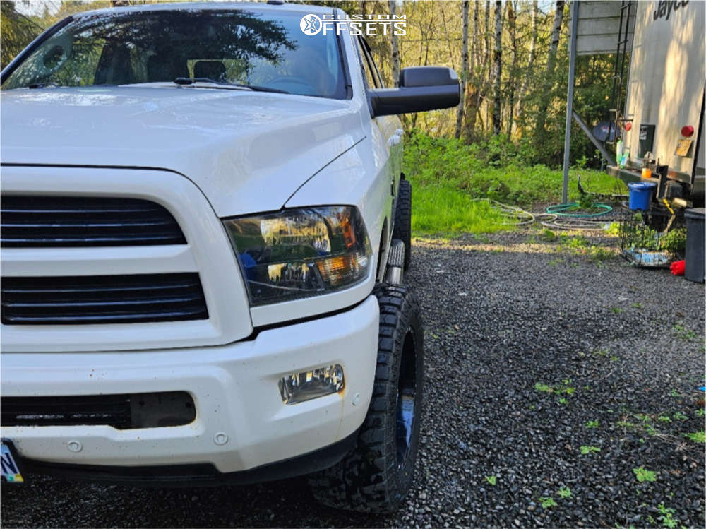 2017 Ram 2500 with 20x10 -25 TIS 544mb and 35/12.5R20 Versatyre Rugged ...