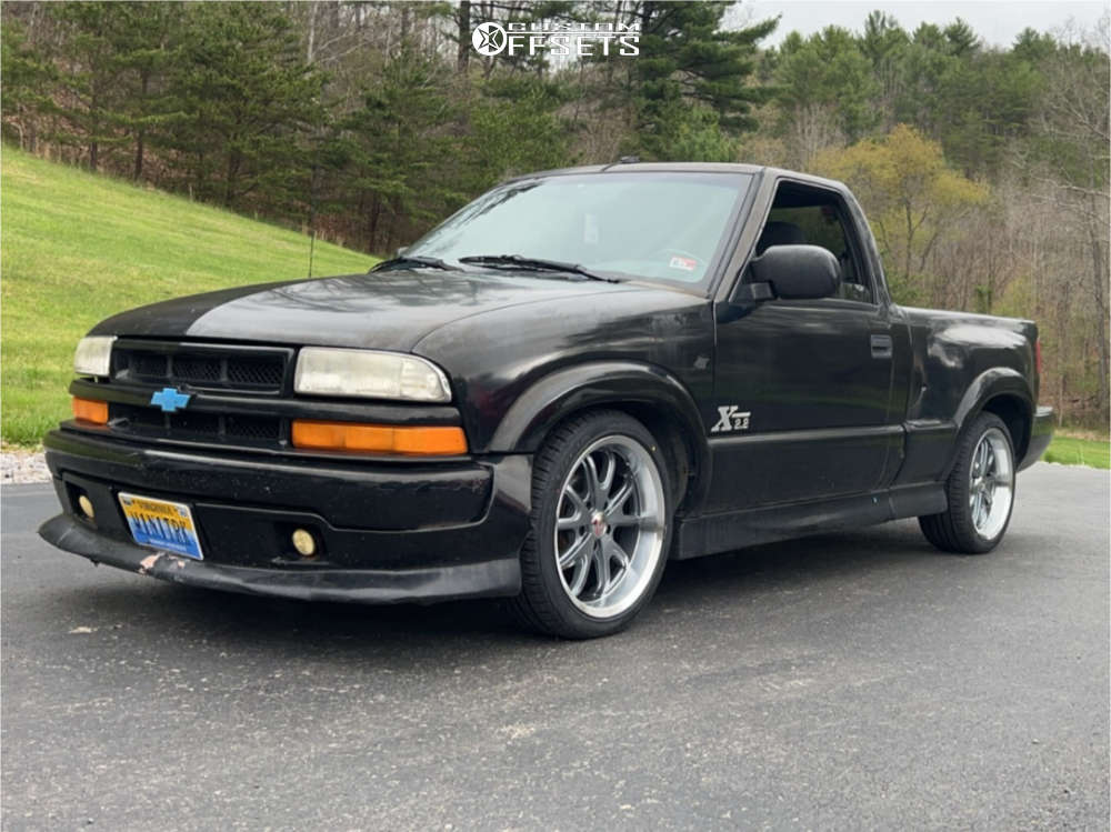 1999 Chevrolet S10 with 18x8.5 -6 Vision Torque and 235/40R18 Lexani ...