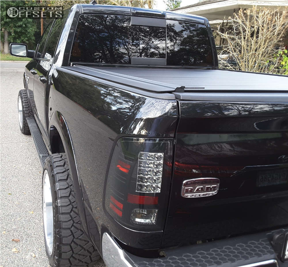 2017 Ram 1500 with 22x12 -51 Fuel Forged Ff30 and 33/12.5R22 Nitto ...