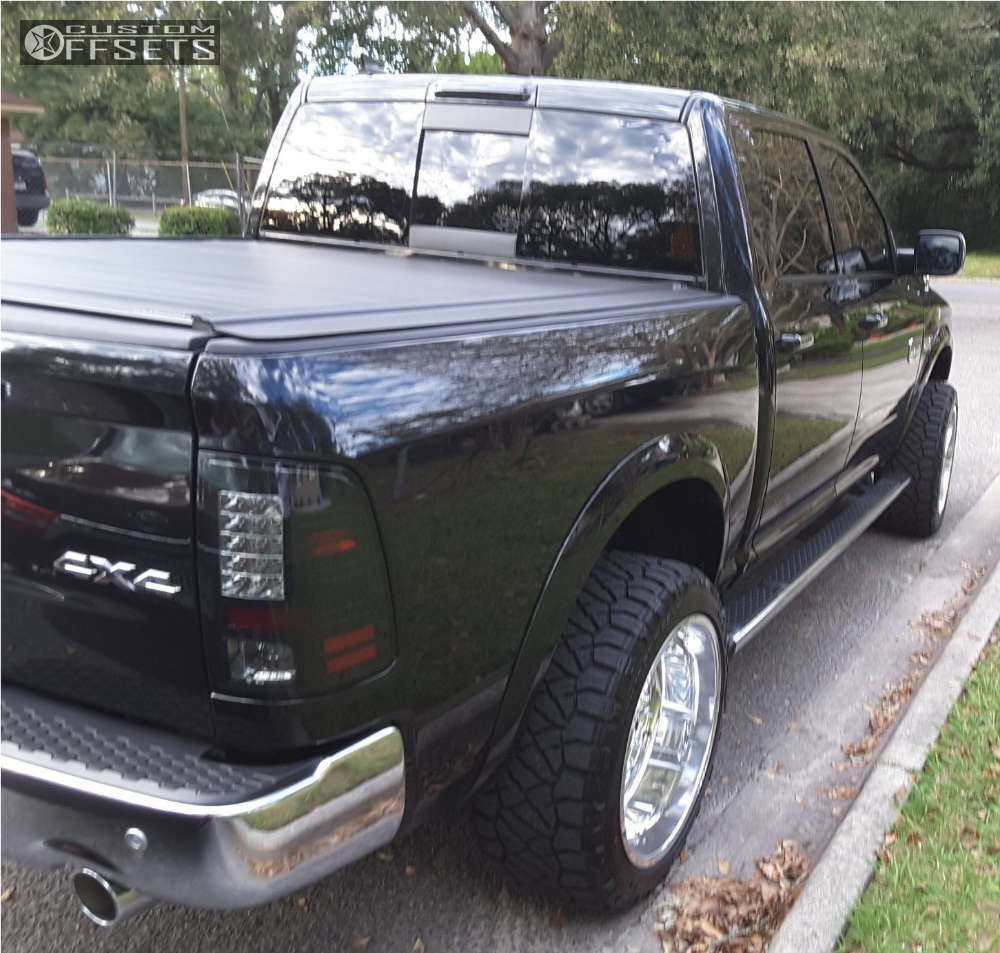 2017 Ram 1500 with 22x12 -51 Fuel Forged Ff30 and 33/12.5R22 Nitto ...
