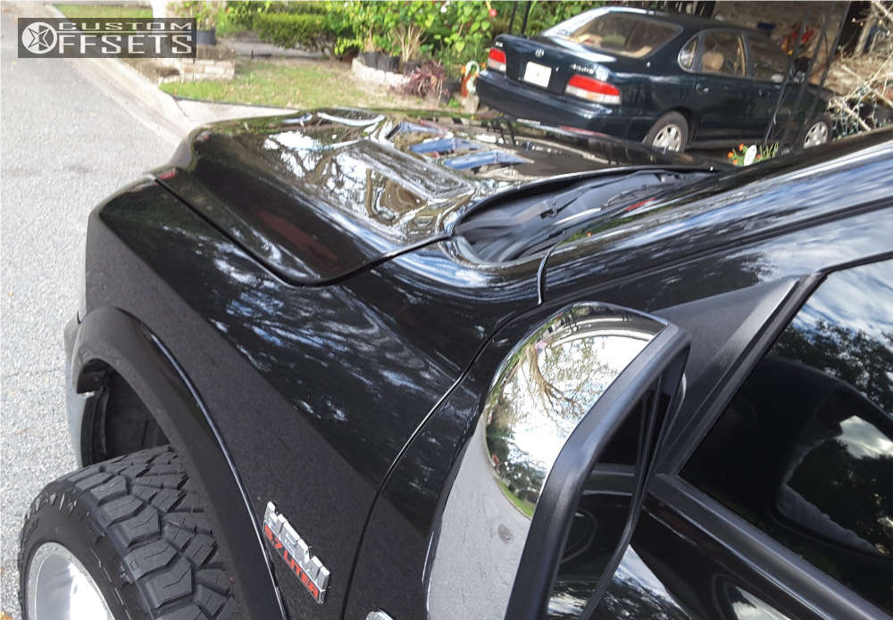 2017 Ram 1500 with 22x12 -51 Fuel Forged Ff30 and 33/12.5R22 Nitto ...