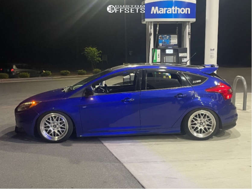 2014 Ford Focus with 18x8.5 30 ESR Cr1 and 225/40R18 Lexani Lxuhp-207 ...