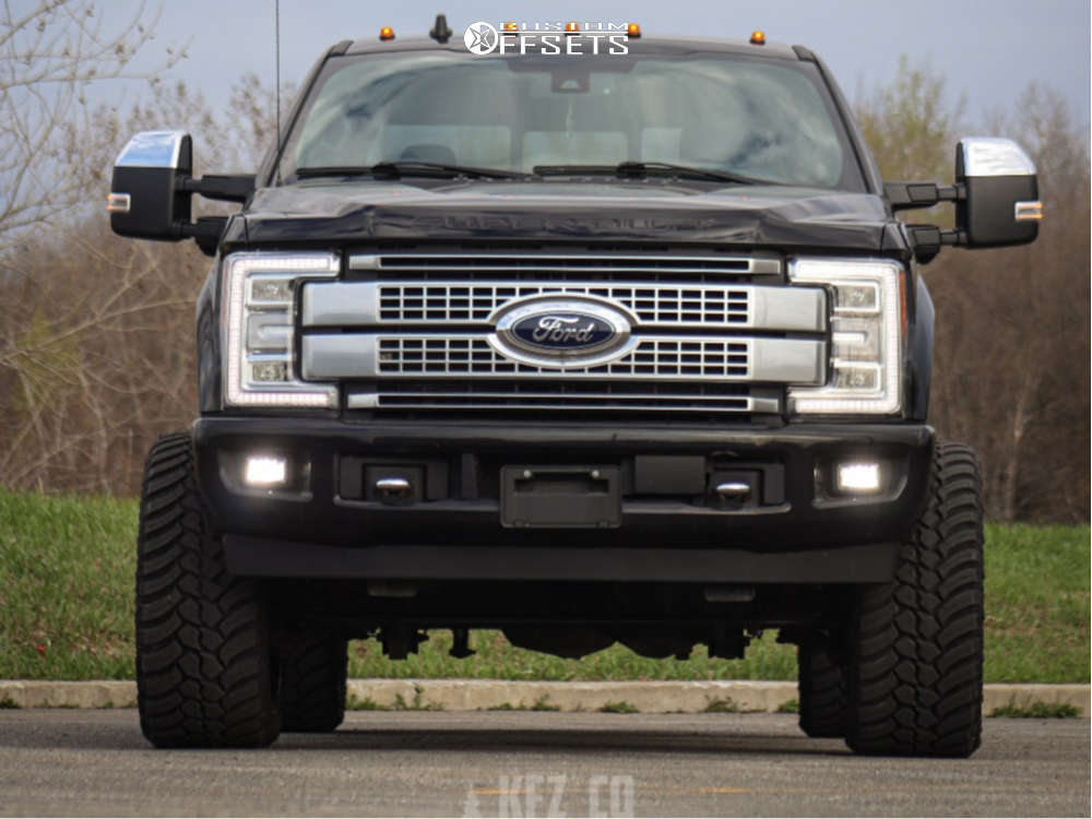 2019 Ford F-250 Super Duty with 24x12 -44 Fuel Hurricane and 35/13.5R24 ...
