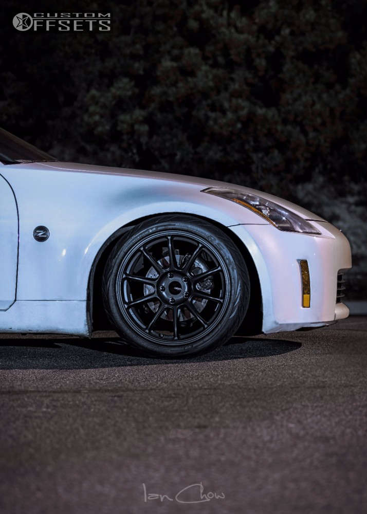 2004 Nissan 350Z with 18x9.5 15 Ambit Rt8 and 265/35R18 Federal 595 Rs ...