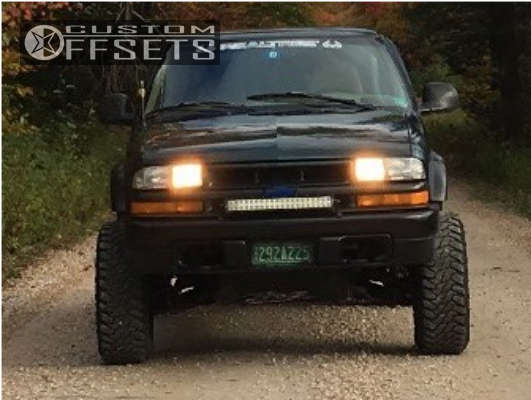 1998 Chevrolet S10 with 15x8 -19 American Racing Ar23 and 31/10.5R15 ...
