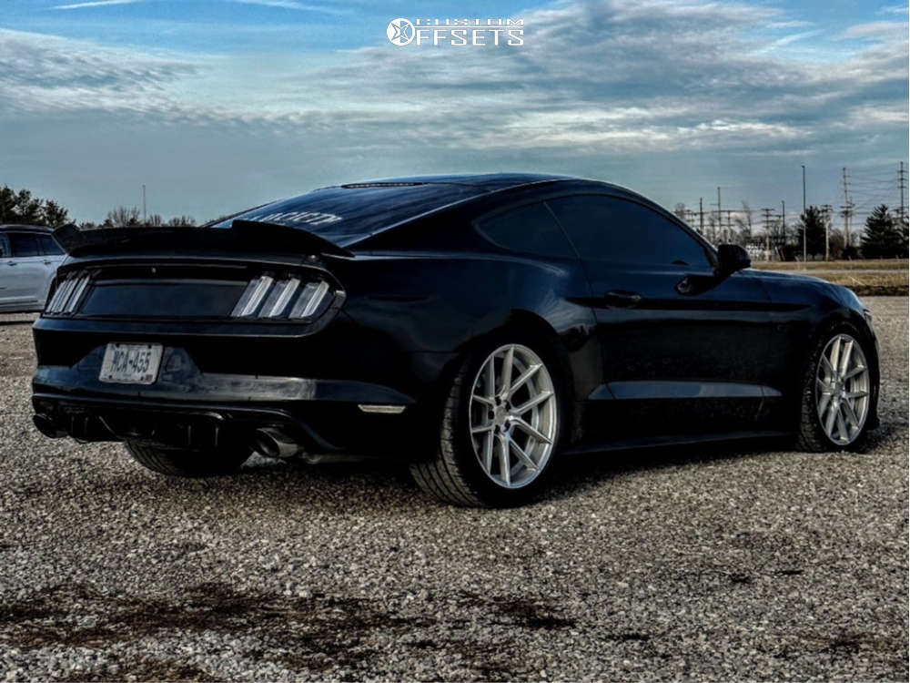 2016 Ford Mustang with 20x9 32 Aodhan Aff3 and 275/25R20 Continental ...