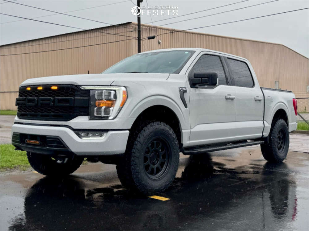 2023 Ford F-150 with 18x9 18 Method Mr316 and 295/70R18 Nitto Recon ...